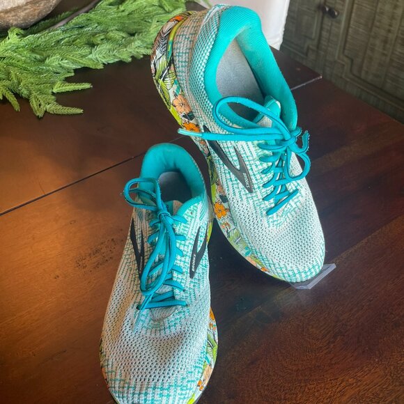 Brooks | Shoes | Brooks Revel 3 Tropical Collection Womens Size 1 ...